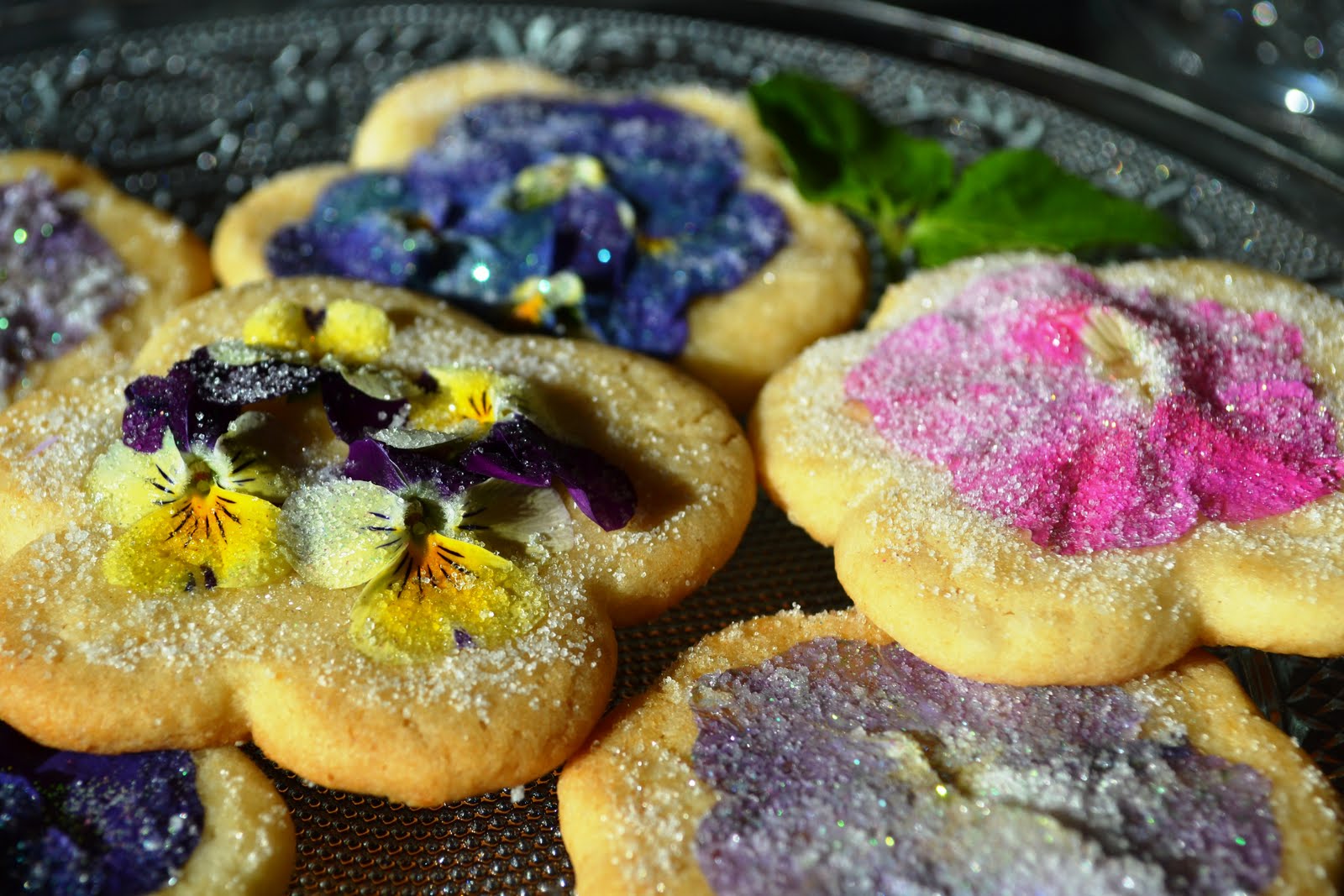 Sweetology: Pansy Shortbread Cookies