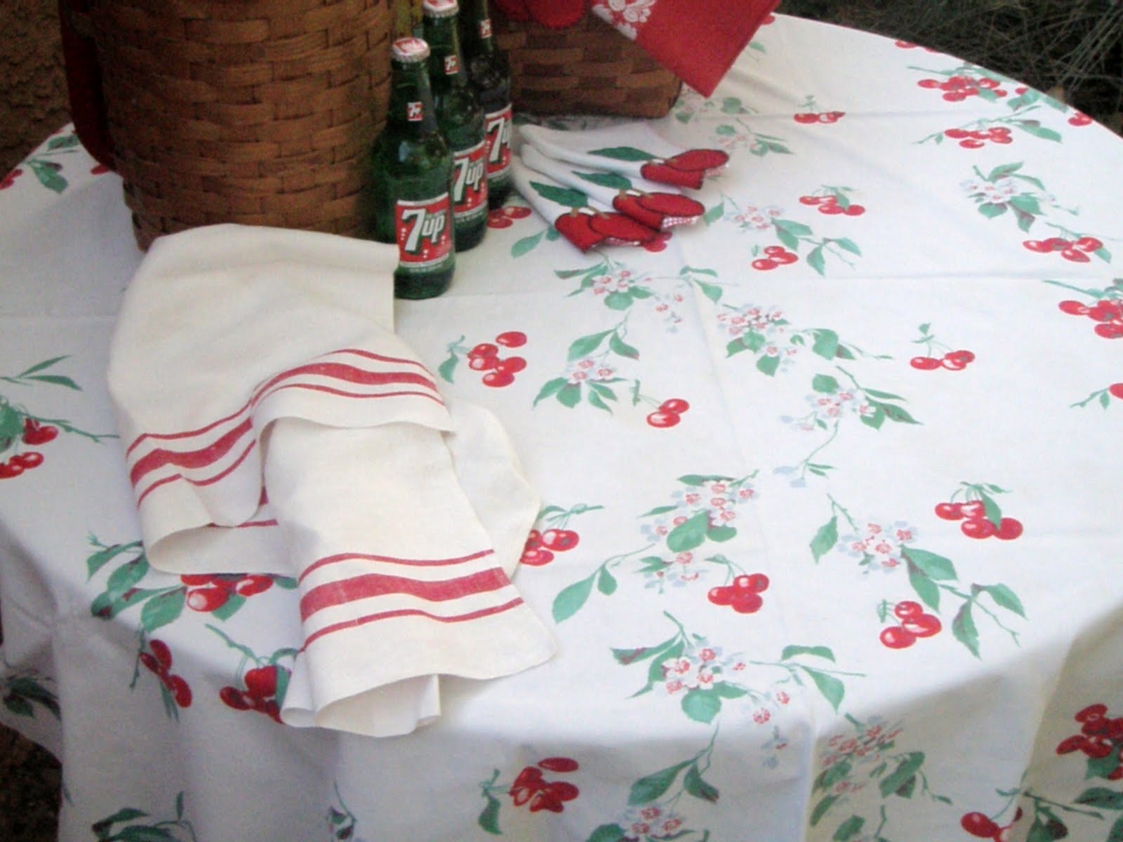 Cabin & Cottage : Vintage Cherry Linens