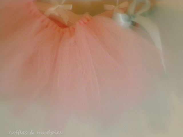 Ruffles and Mudpies: Tutu Tutorial