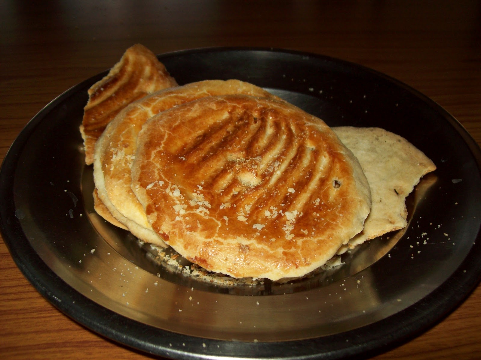 CHINAR SHADE : PAMPORE TOWN ( KASHMIR ) AND SHEERMAAL