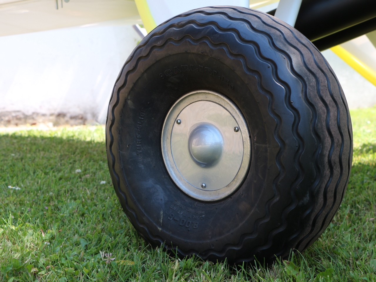 Living With An Avid Flyer: DIY Wheel caps...