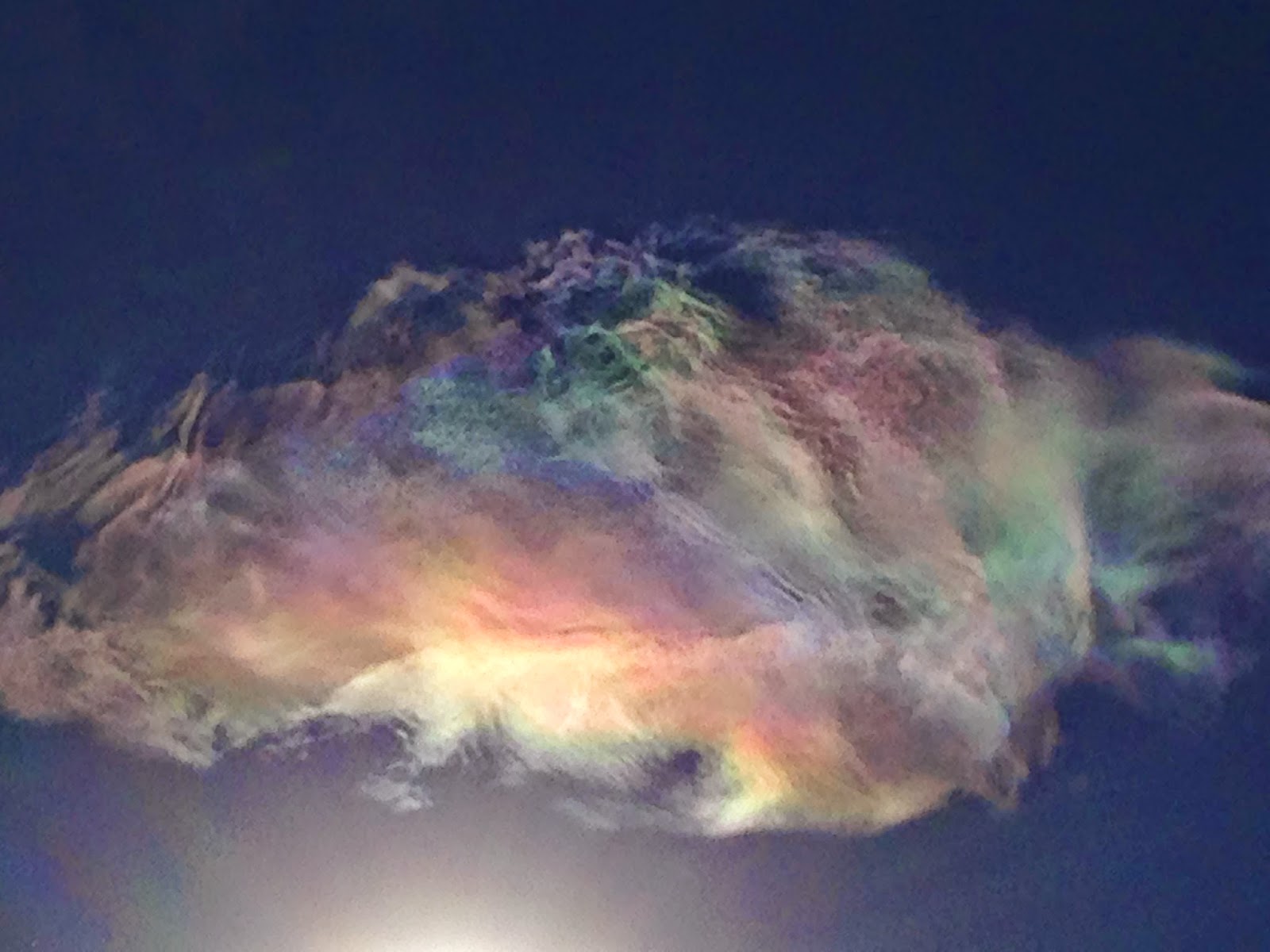Gneiss Views: Cloud Iridescence