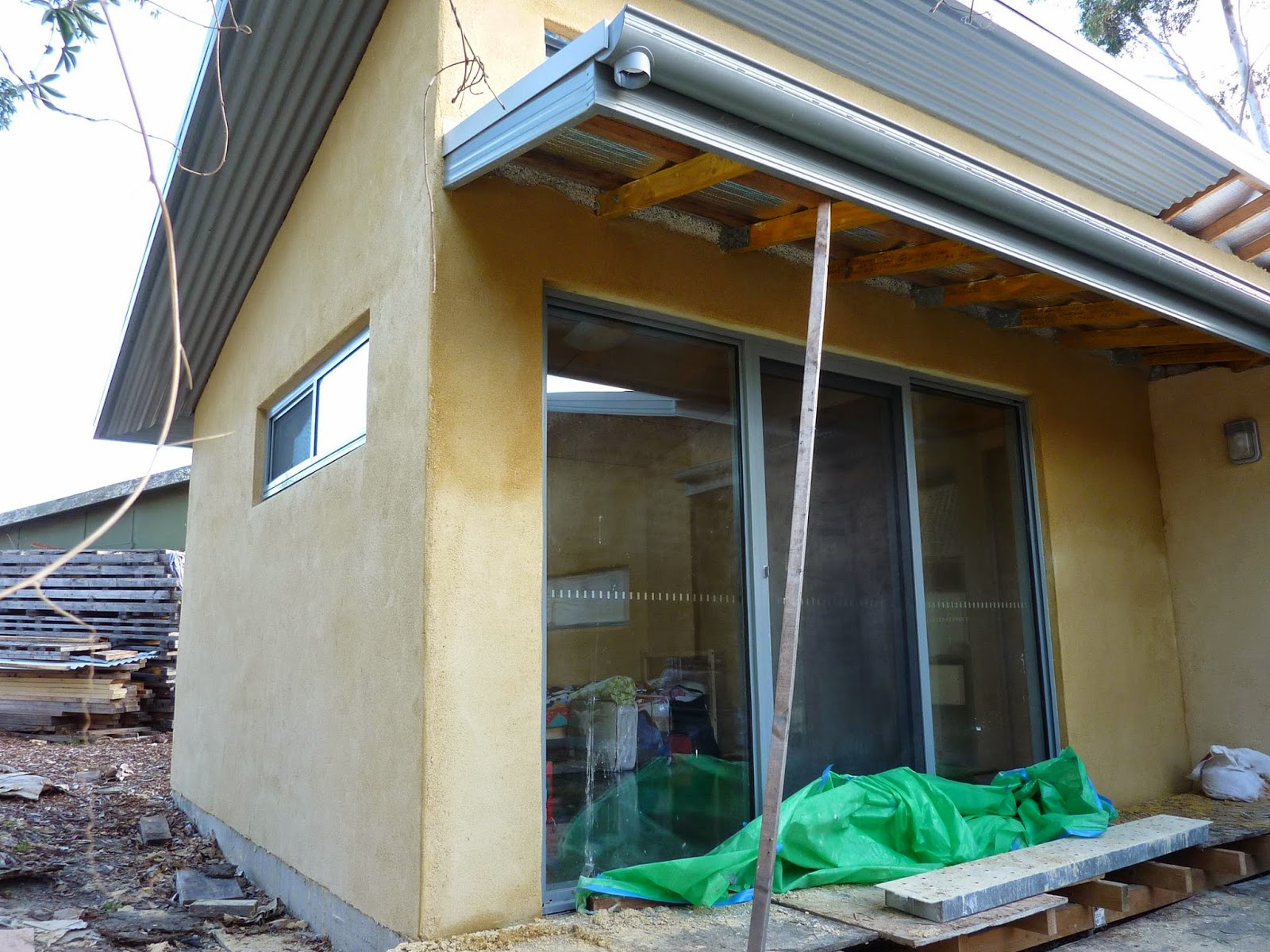 Culburra Hemp House: More Rendering and Eaves Lining Gets Easier