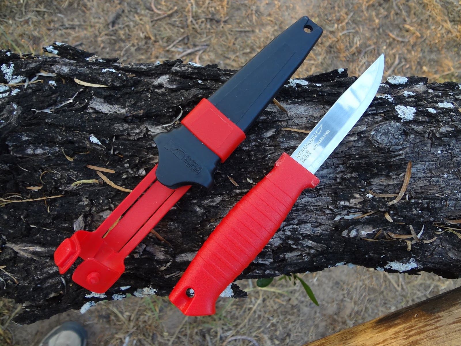 Woods Roamer: MORA KNIVES