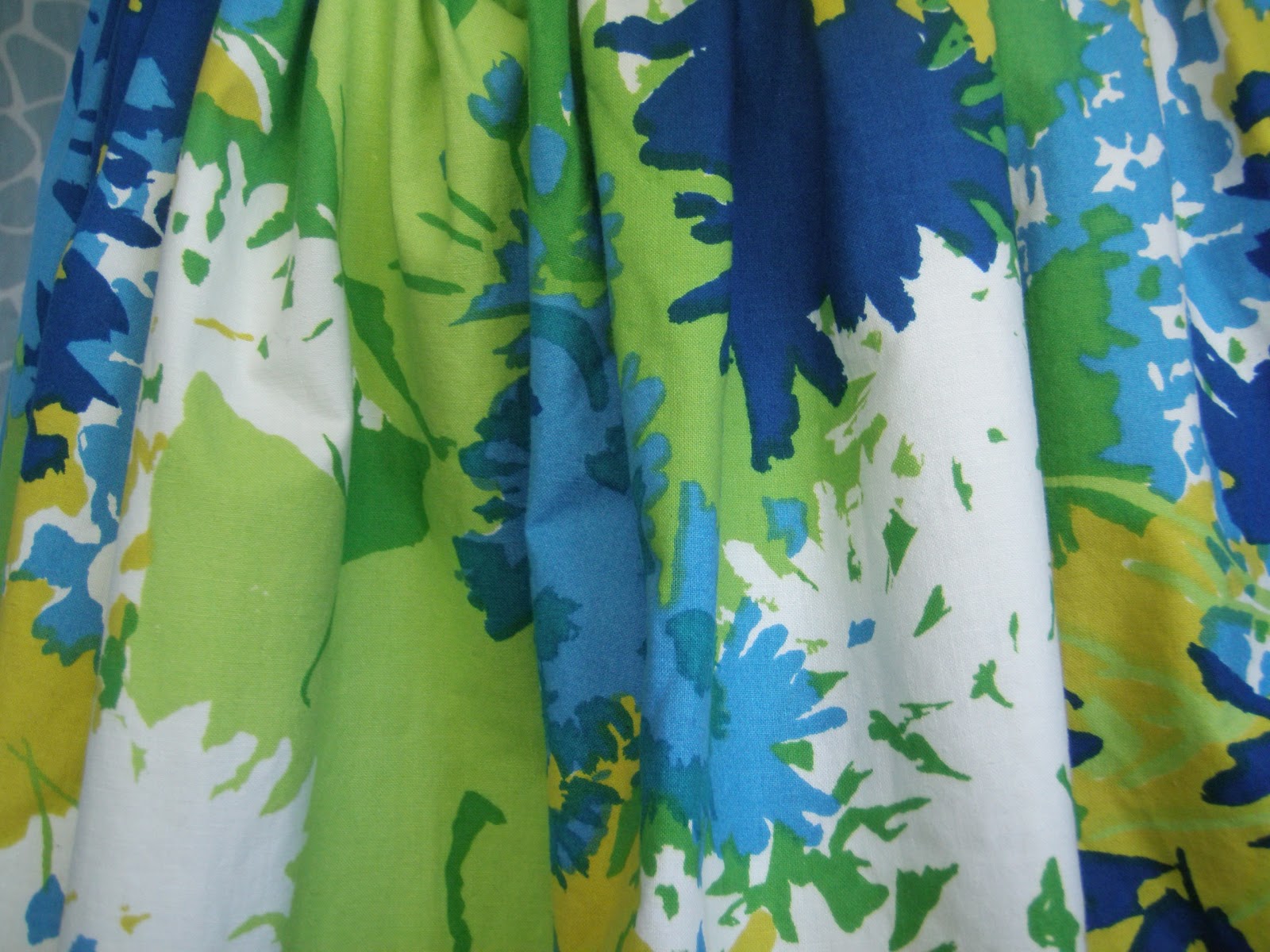 Handmade Vogue 5256 With Added Keyhole in Vintage Greeff Fabric ...