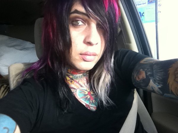 Rawr: Dahvie Vanity
