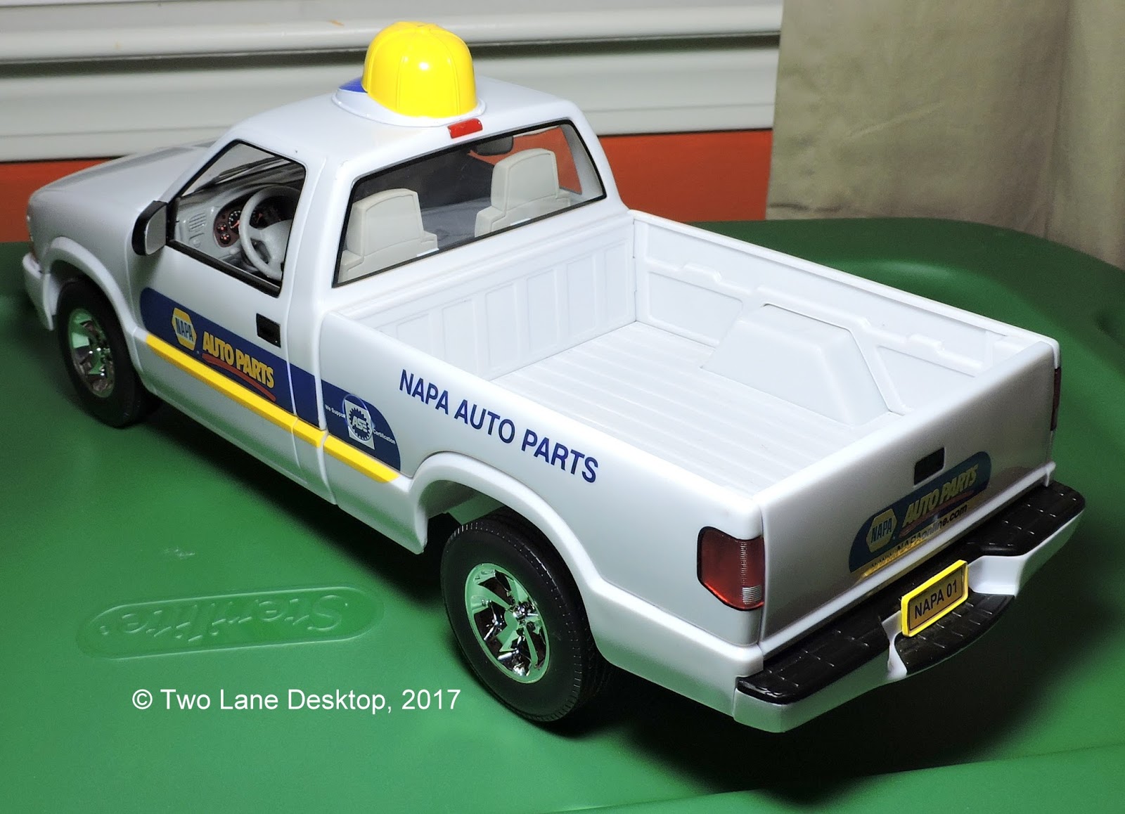 NAPA Auto Parts Delivery Truck 2002 Chevy S-10 pickup 1:12 scale (est.)