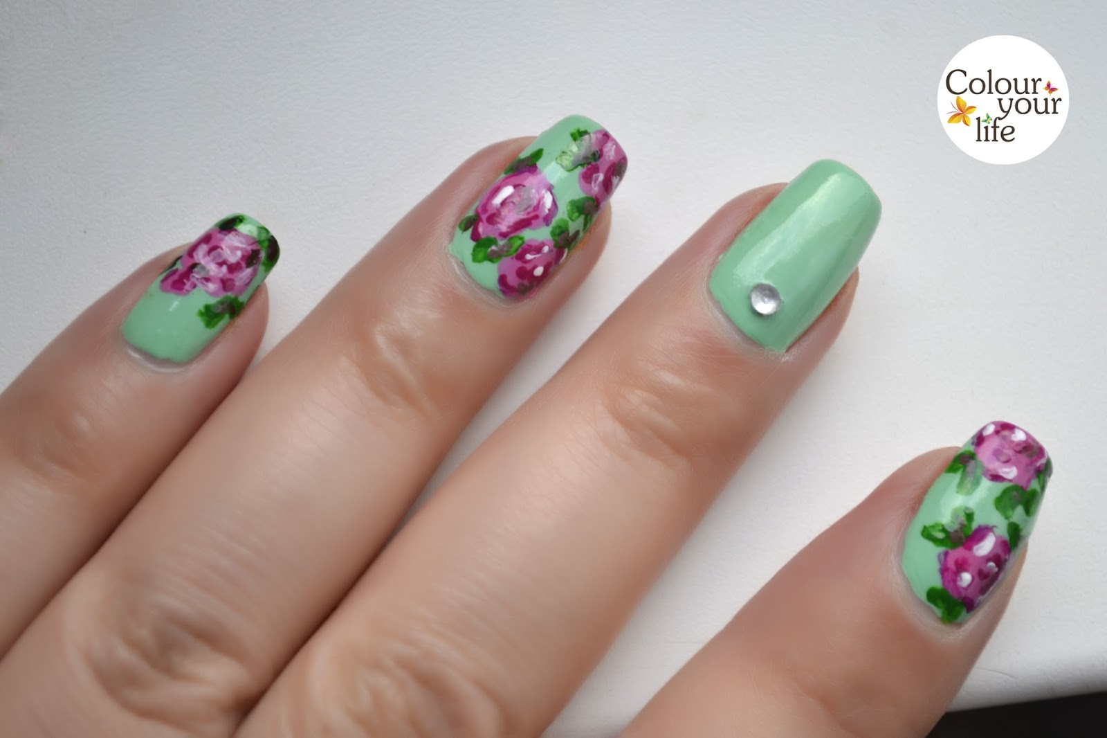 Colour your life: Alphabet nail art challenge - Letter R