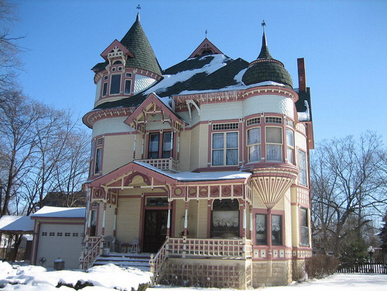 House of Herbastyle: Traditional Exotic House Design Architects