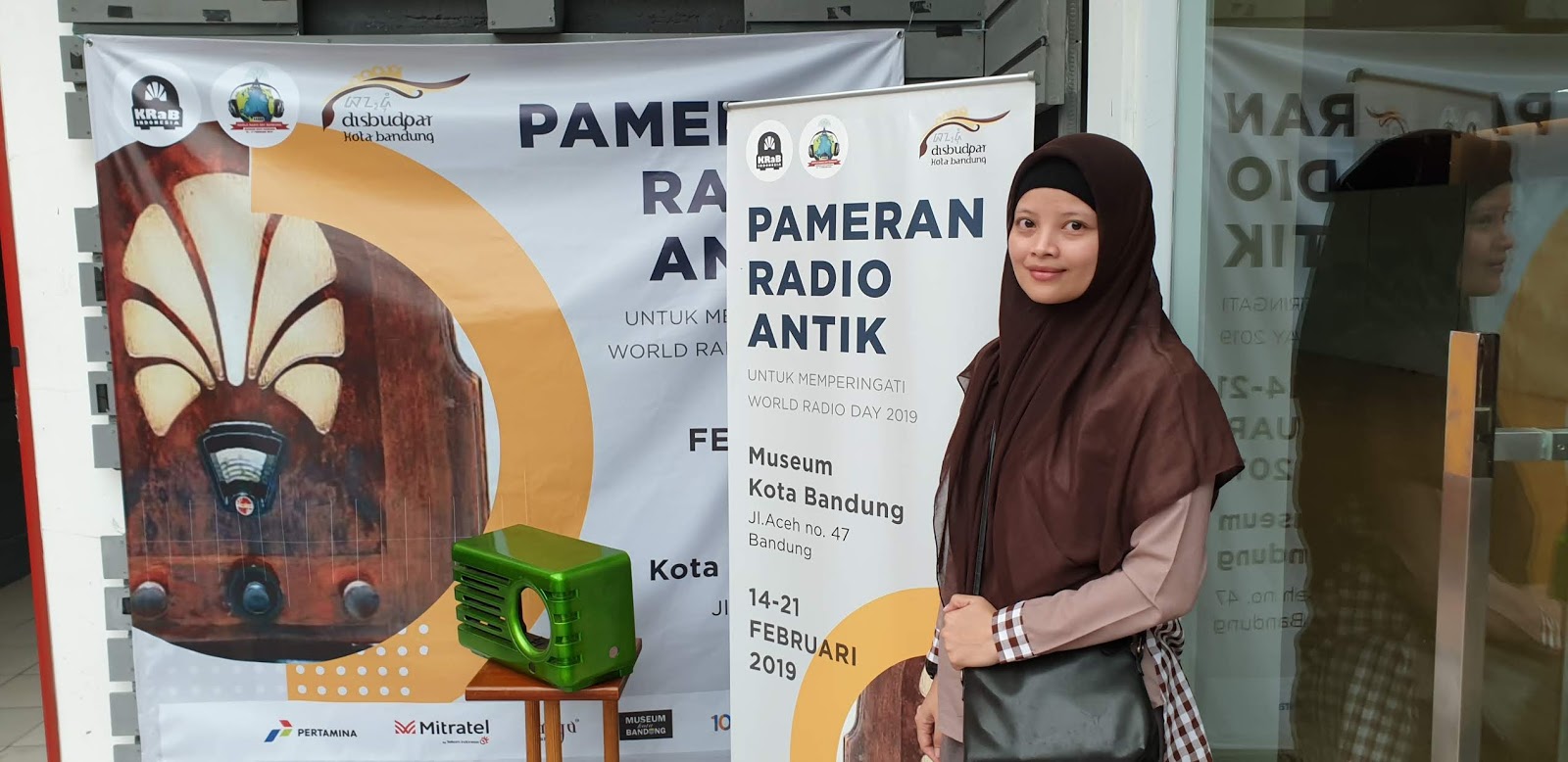 zeelhouette: World Radio Day: Antique Radio Exhibition 2019 in Bandung