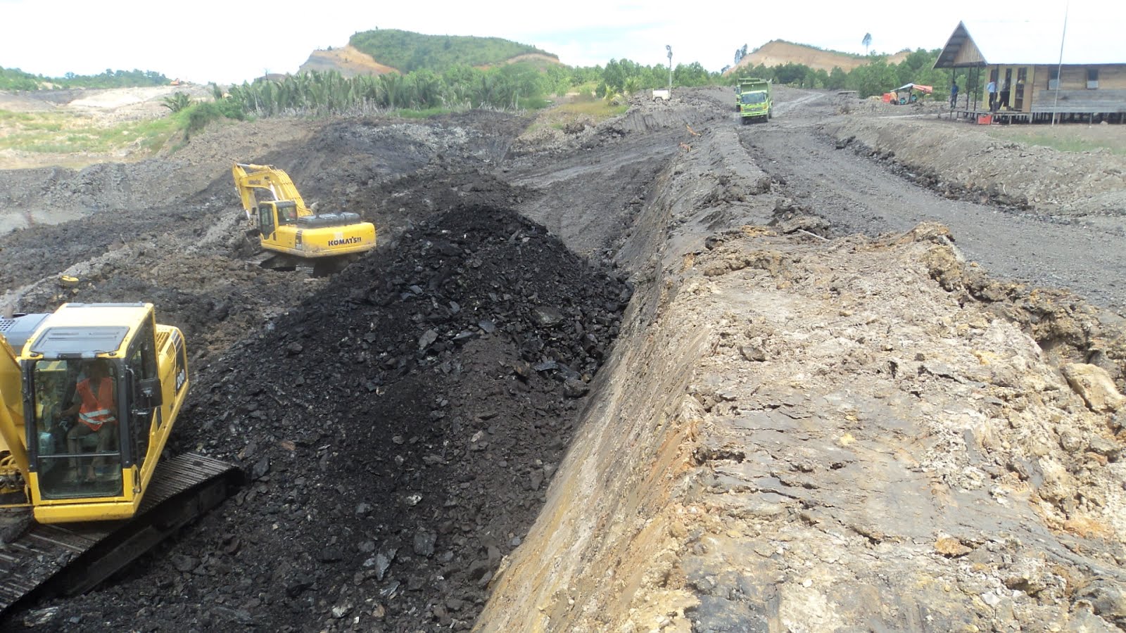 Jual BatuBara: Coal: jual batu bara dengan gar 4200