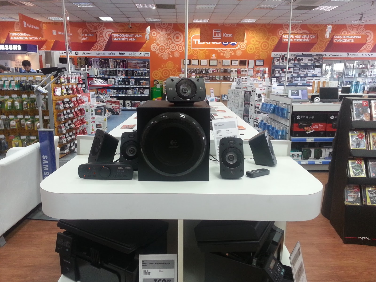 Sedat Hutoğlu 1Blog: Logitech Z-906 THX Onaylı Ses Sistemi ile Evde ...