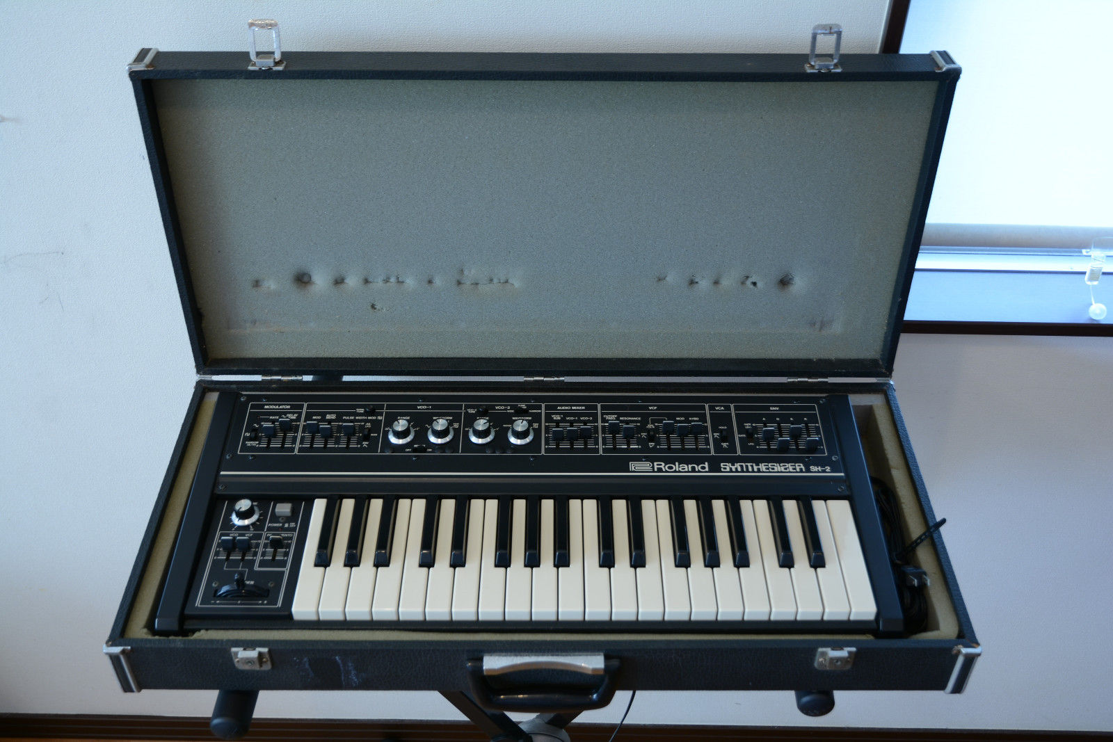 MATRIXSYNTH: Roland SH-2 Vintage Analog Synthesizer w/ Original Case SN ...