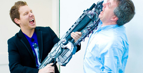 O Cliff Bleszinski (Gears of War 3) μιλάει στο Gamespot Australia ...