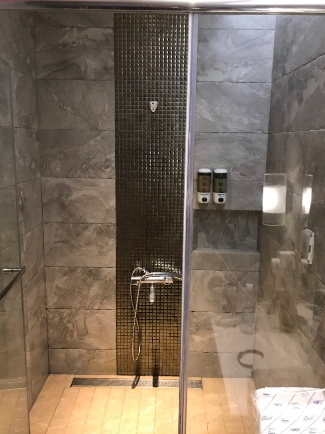 來貘與企鵝的生活日誌: [搭乘紀錄] MU5006 TPE-PVG 台北到上海 印度餐 - 3萬元遊歐洲