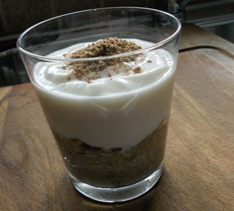 Snacking Squirrel: Green Oats n' Yogurt Parfait