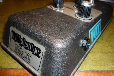 Buzz the Fuzz - all about Tone Bender: Vox Tone Bender MK3 (1970's)