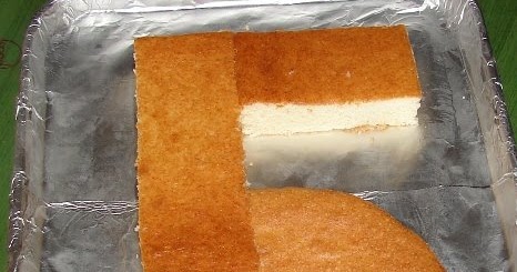 Aaron Polson: How to Make a Number 5 Cake & Other Weirdisms