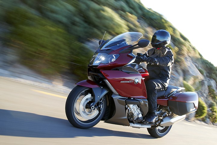 Latest technologies: BMW's new six cylinder motorcycle