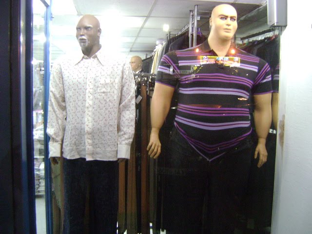 dressupnation: Plus-size mannequin! Why don't they make these for women