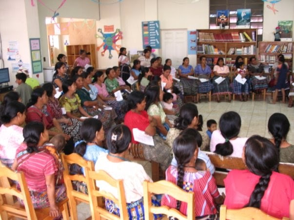 Reuniones Comunitarias - Biblioteca Comunitaria Rija'tzuul Na'ooj