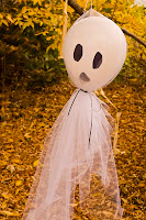 Totally Tutorials: Tutorial - How to Make Halloween Tulle Ghosts