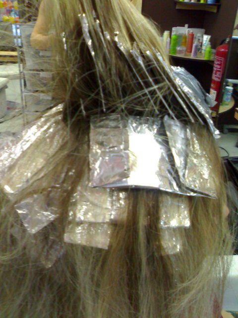 LaAa TaNiAa''''''': MECHAS CON PAPEL DE PLATA