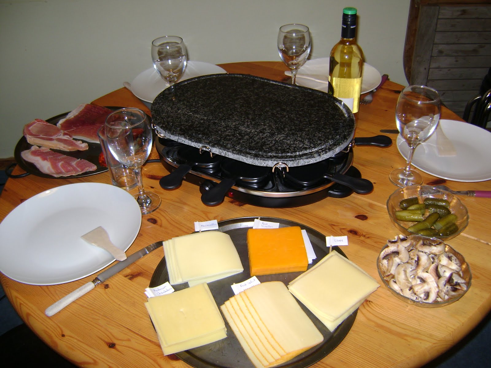 Géraldine en cuisine: Une raclette au fromage en Angleterre