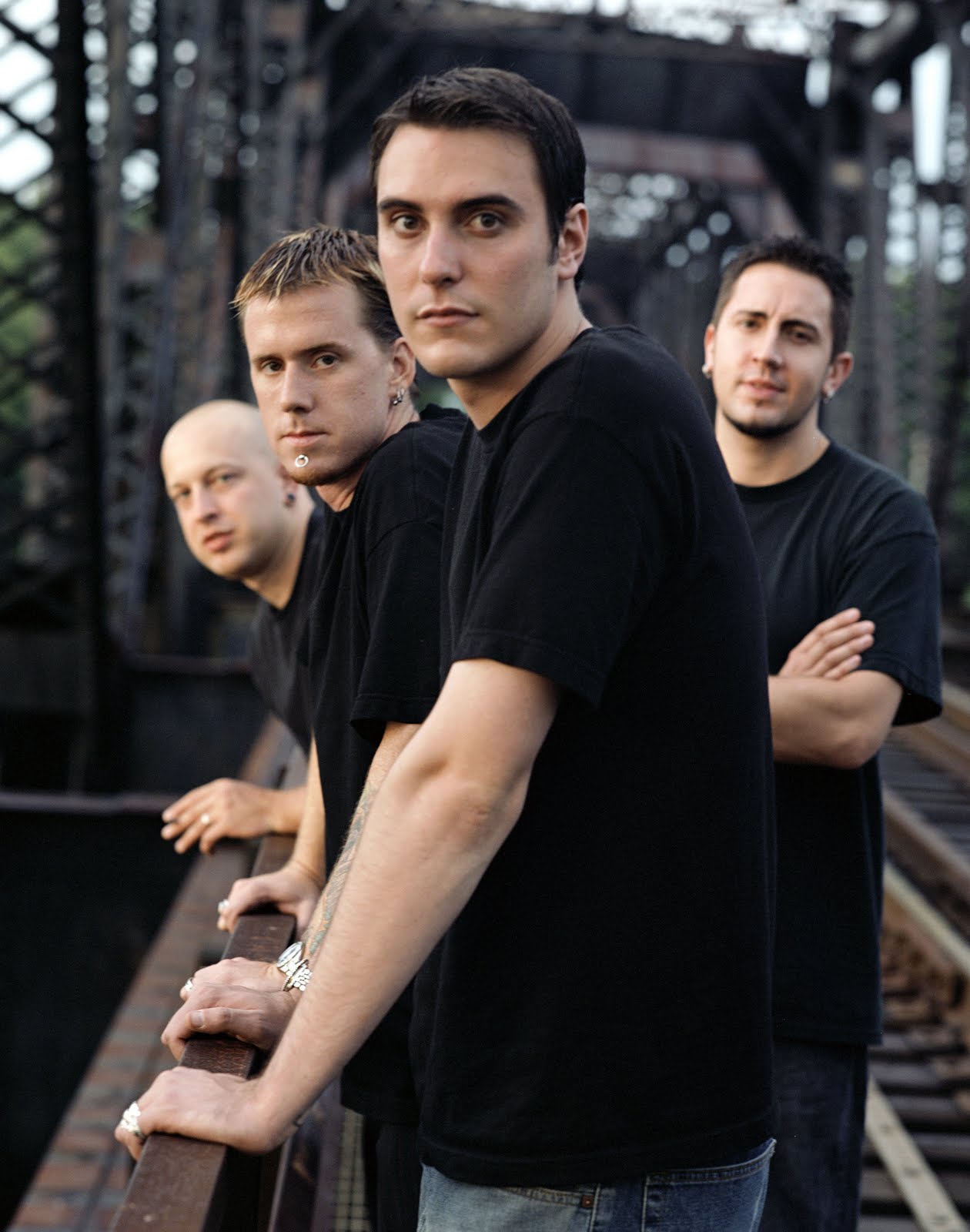 Breaking Benjamin - Tem Muito Assunto Por Aqui