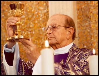 Biblioteca y Galeria de la SMHE: Sepelio del padre Marcial Maciel