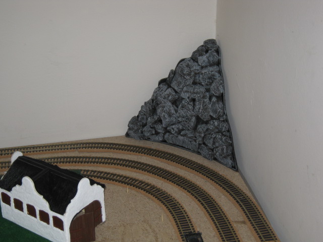 Paul's Model Railroad: Cliff face tutorial
