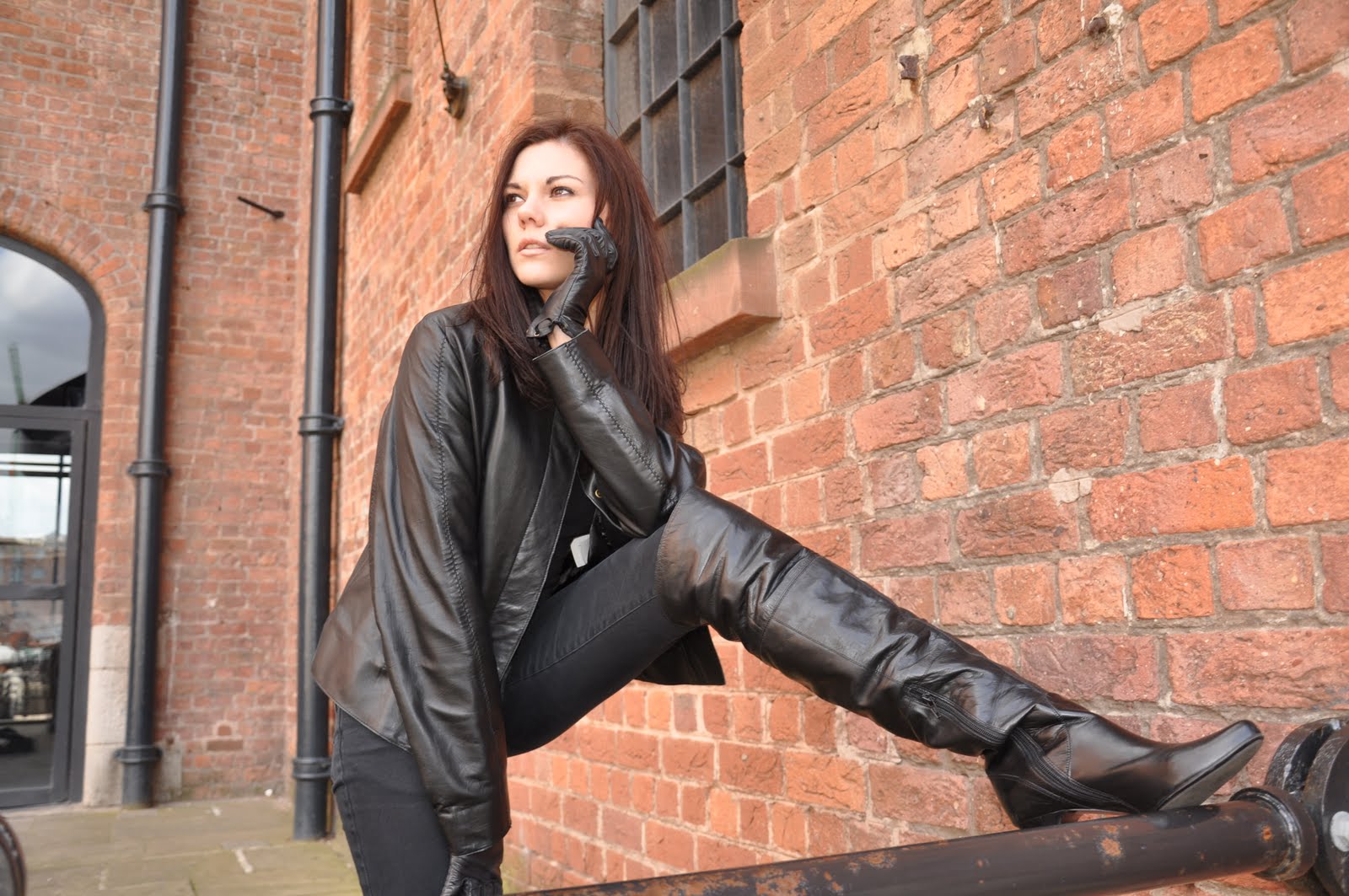 Leather Beauty: Modelcuir/Girls in Boots and Leather/Hannah and Laura ...