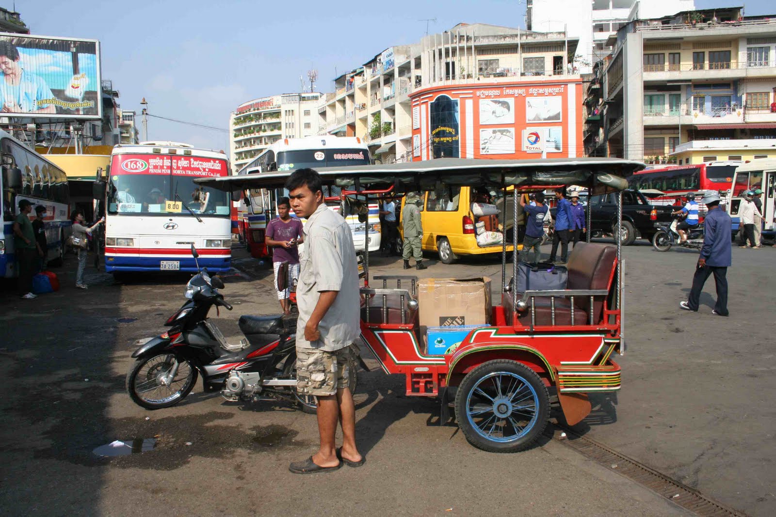 LES BAGUETTES EN L'AIR: Voir l'Asie en touk-touk