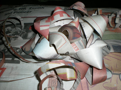 Sewing Economist: Newspaper Bow