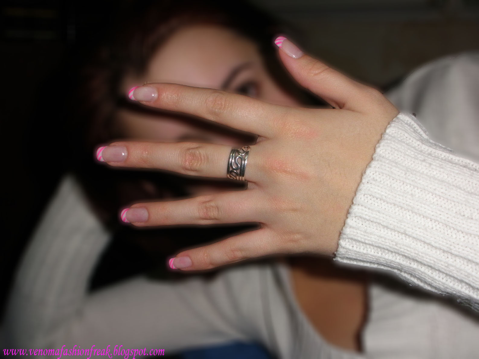 Nokti sa roze straftama za januar / Nails with pink stripes for January ...