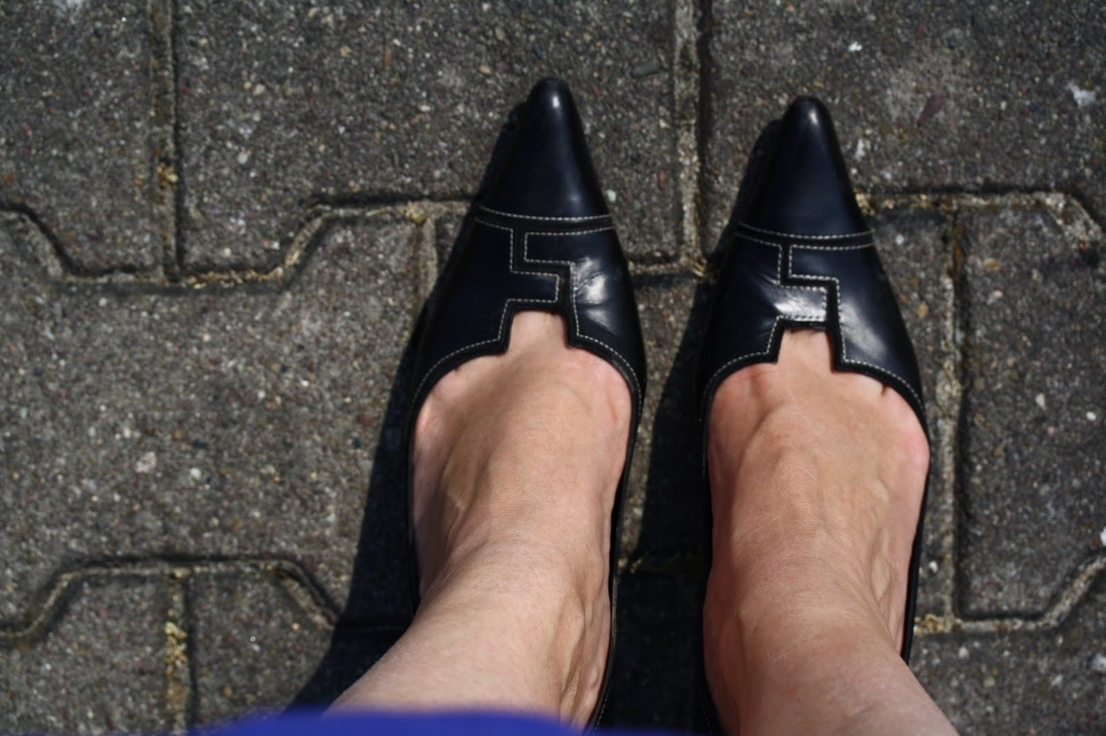 Schaufensterbabe: At Least One Pair of Impractical Shoes A Day