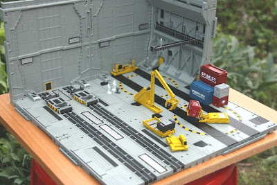 KAYMAROO ZONE: GUNDAM HANGER BASE, NICE PICTURE VERSION