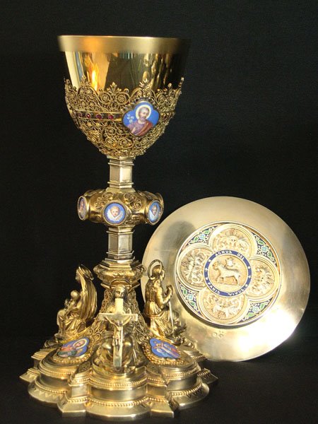 Grupo dos Leitores: "O cálice e o cibório podem ser de qualquer material"