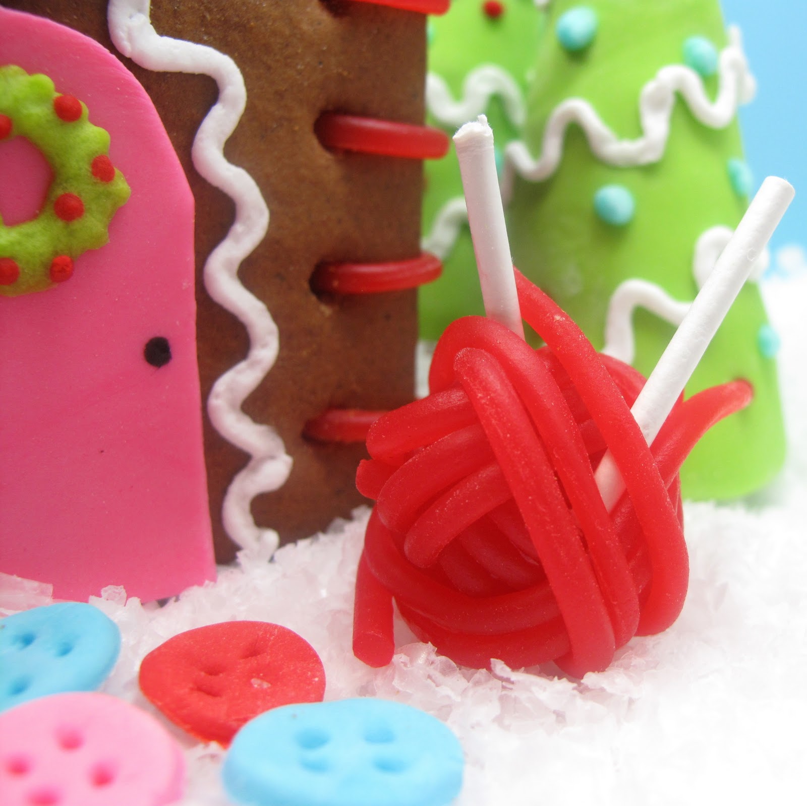 Sew Can Do: The Decorated Cookie's Gingerbread Sewing Cottage