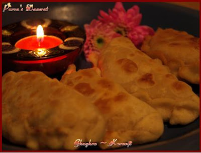 Purva's Daawat: Ghughra ~ Karanji ~ Gujjia