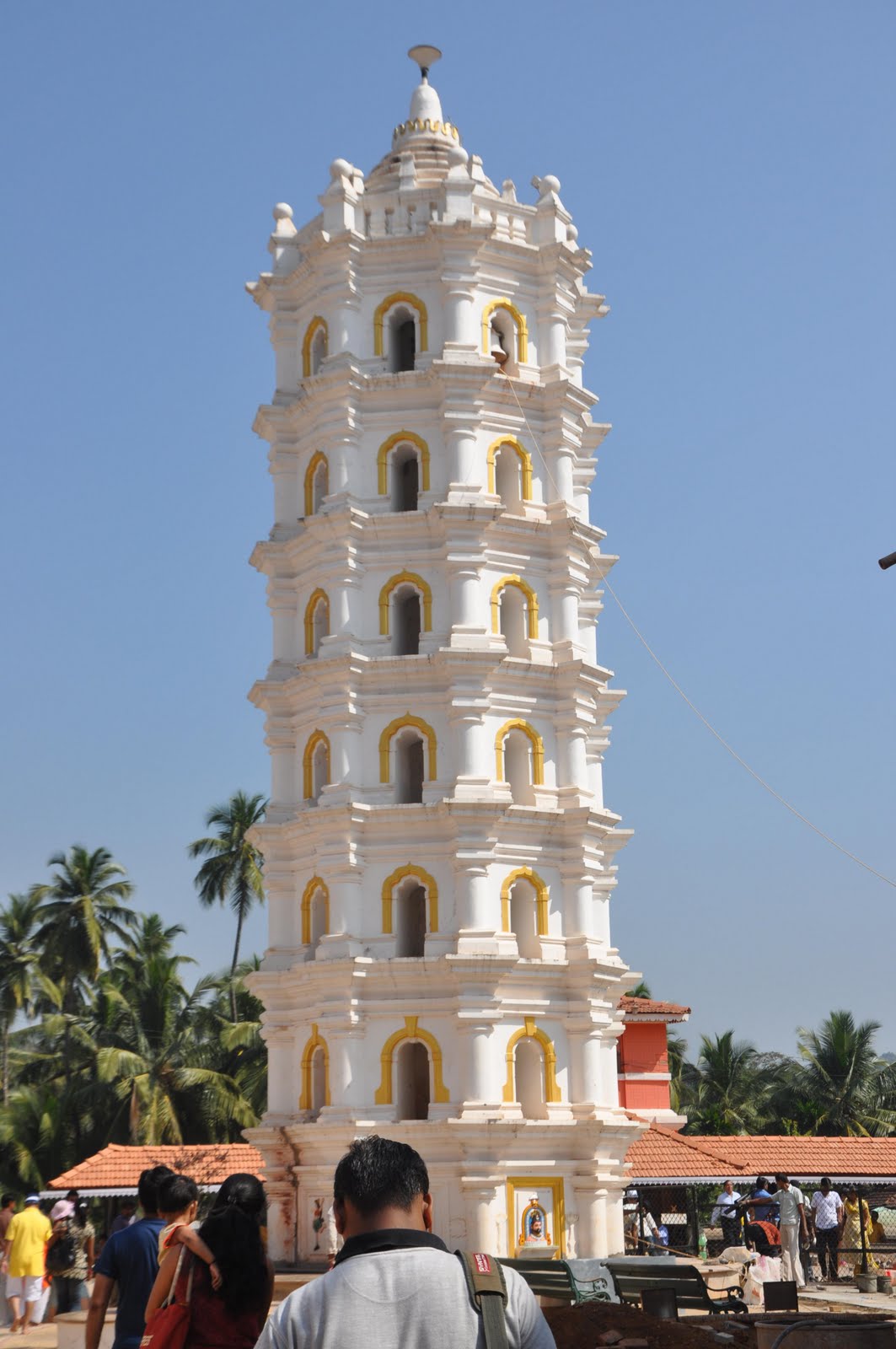 Subjects in the Rear View: Day 14 to 15 - Calangute