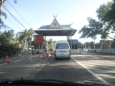 BERPETUALANG KE ACEH: Around the national border at Bukit Kayu Hitam