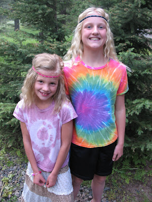 Creative Chicks: Family Reunion Theme Night: 70's Tie Dye