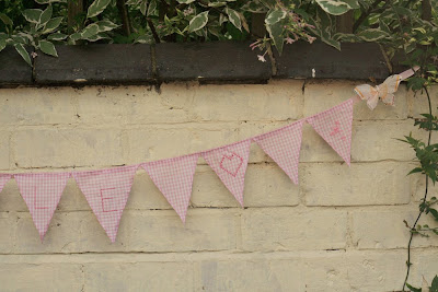 Lizzie Made: Baby - and Big - Buntings...