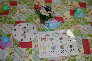 Krazy for Kindergarten Goes to 3rd!: Math Stations