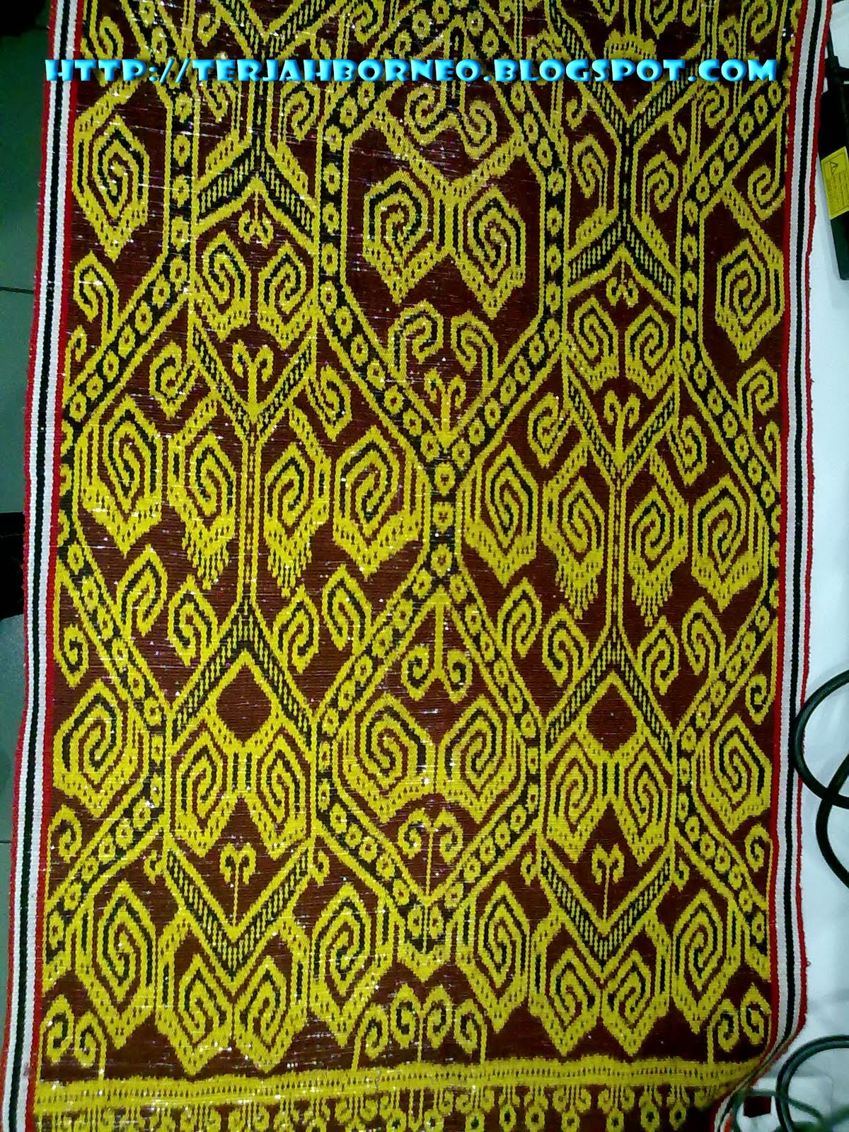 AMAZING BORNEO: Pau Kumbu..cotton blanket (FOR SALE!!!)