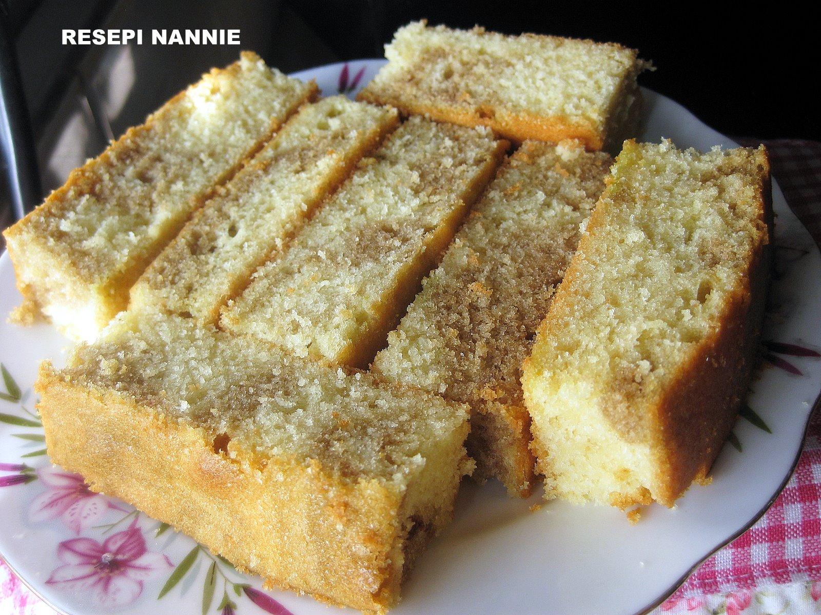 RESEPI NENNIE KHUZAIFAH: Kek butter