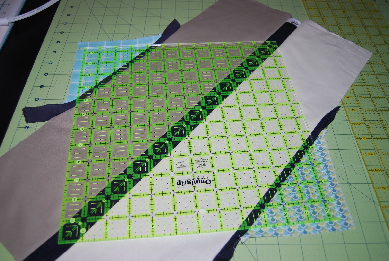 traceyjay quilts: a quick how to: Urban Lattice Blocks without paper ...