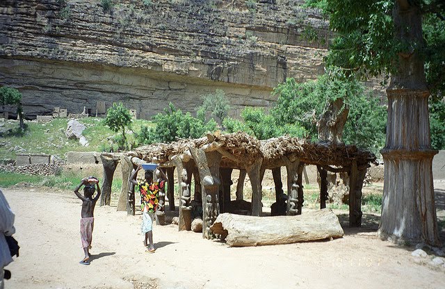 In the Land of the Dogon ~ Kuriositas