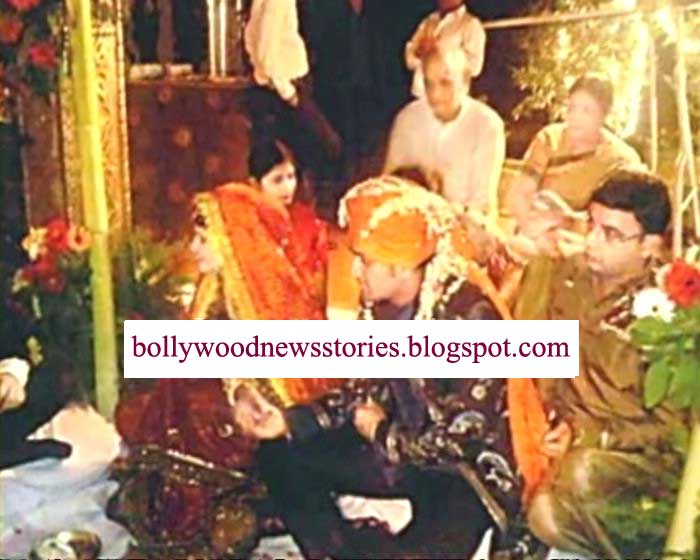 Latest News: M S Dhoni Wedding Pictures With Sakshi Rawat (Photos)